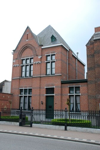 Twee pastorieën van de Heilig Hartkerk Deusden | Inventaris Onroerend ...