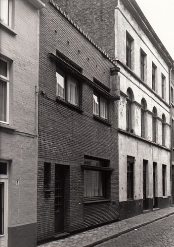 Rijhuis in zakelijke stijl | Inventaris Onroerend Erfgoed